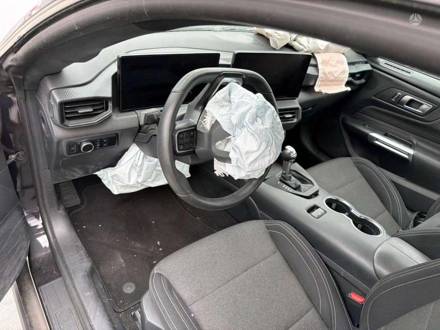 Pelēks Ford Mustang 2024 Ukmergė, ar dzinēja tilpumu 2.26 L un nobraukumu 42 tūkst. km par 11999 €, foto 17 vietnē AUTOMOTO.COM.LV