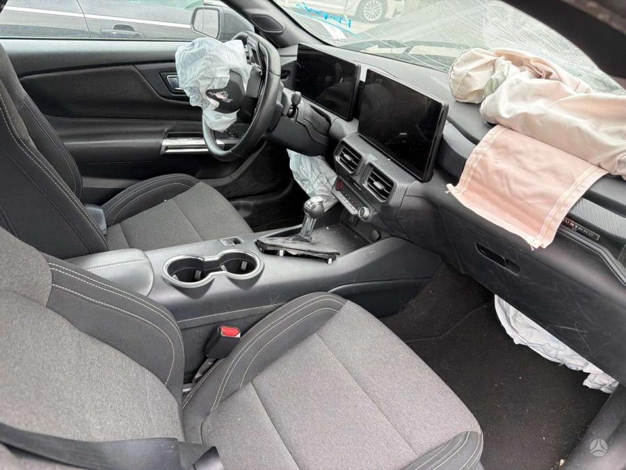 Pelēks Ford Mustang 2024 Ukmergė, ar dzinēja tilpumu 2.26 L un nobraukumu 42 tūkst. km par 11999 €, foto 19 vietnē AUTOMOTO.COM.LV