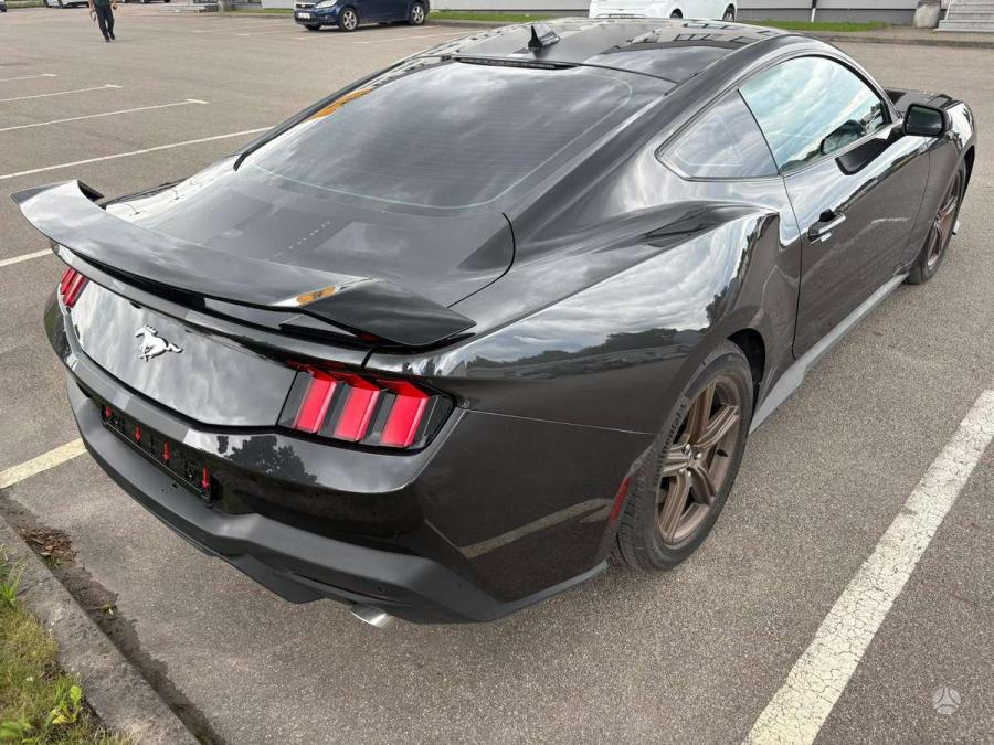 Grey Ford Mustang 2024 in Siauliai, with an engine capacity of 2.30 L and mileage of 52 thousand km for 31944 €, photo 4 on AUTOMOTO.COM.LV