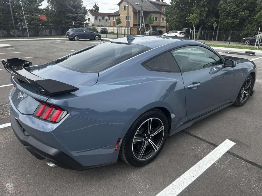 Grey Ford Mustang 2024 in Radviliskis, with an engine capacity of 2.25 L and mileage of 64 thousand km for 28500 €, photo 5 on AUTOMOTO.COM.LV