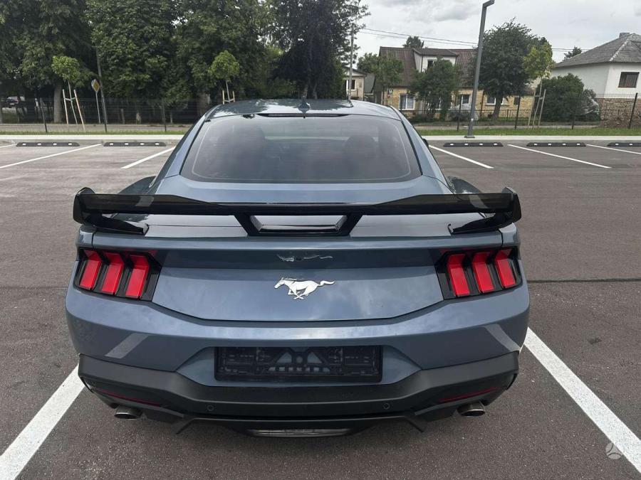 Grey Ford Mustang 2024 in Radviliskis, with an engine capacity of 2.25 L and mileage of 64 thousand km for 28500 €, photo 6 on AUTOMOTO.COM.LV