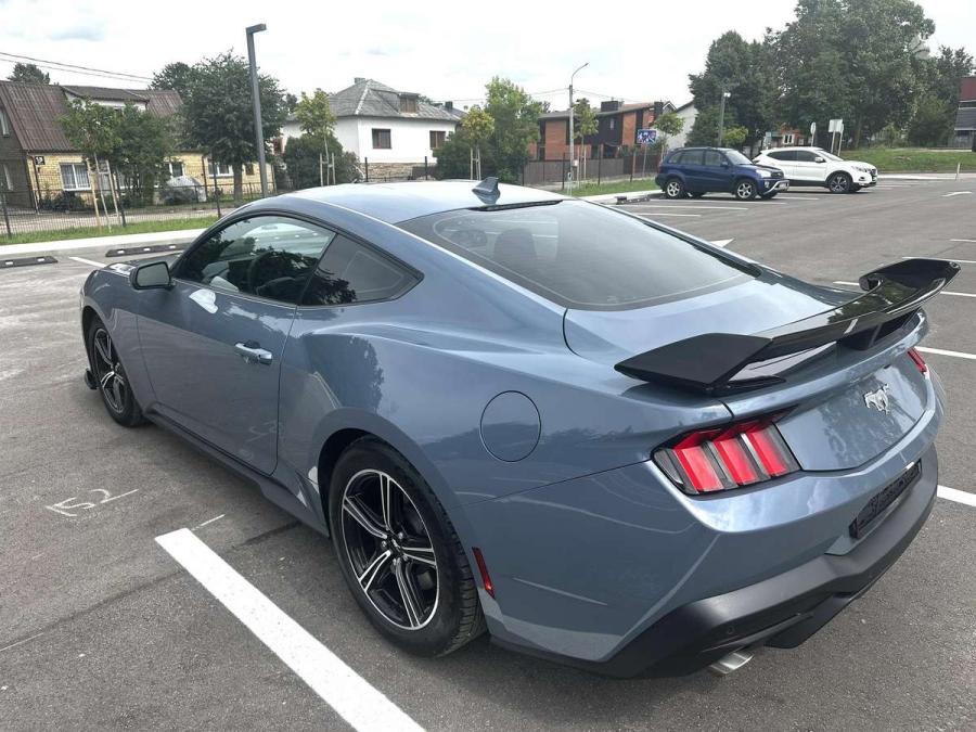 Grey Ford Mustang 2024 in Radviliskis, with an engine capacity of 2.25 L and mileage of 64 thousand km for 28500 €, photo 7 on AUTOMOTO.COM.LV
