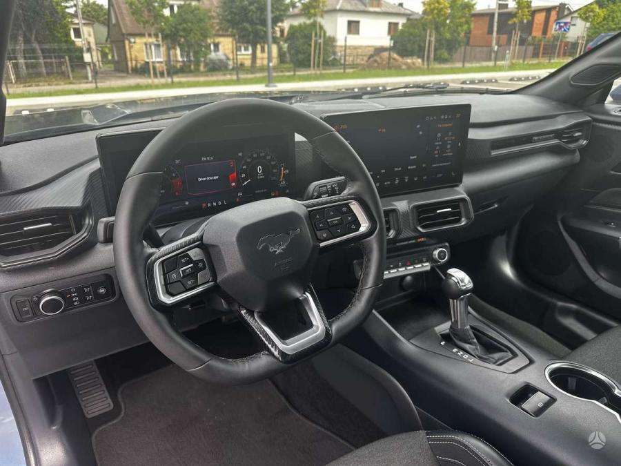 Grey Ford Mustang 2024 in Radviliskis, with an engine capacity of 2.25 L and mileage of 64 thousand km for 28500 €, photo 8 on AUTOMOTO.COM.LV