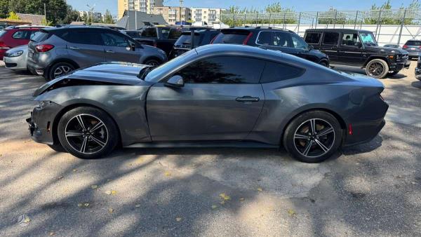 Grey Ford Mustang 2024 in Ukmerge, with an engine capacity of 2.26 L and mileage of 71 thousand km for 15999 €, photo 7 on AUTOMOTO.COM.LV