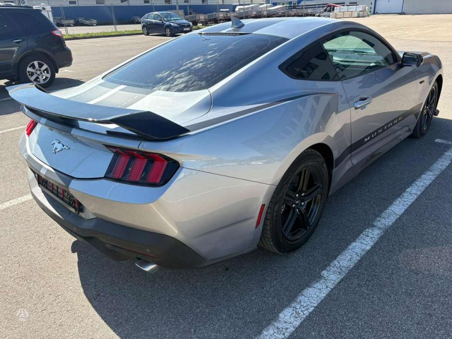 Grey Ford Mustang 2025 in Siauliai, with an engine capacity of 2.30 L and mileage of 1 thousand km for 32186 €, photo 4 on AUTOMOTO.COM.LV