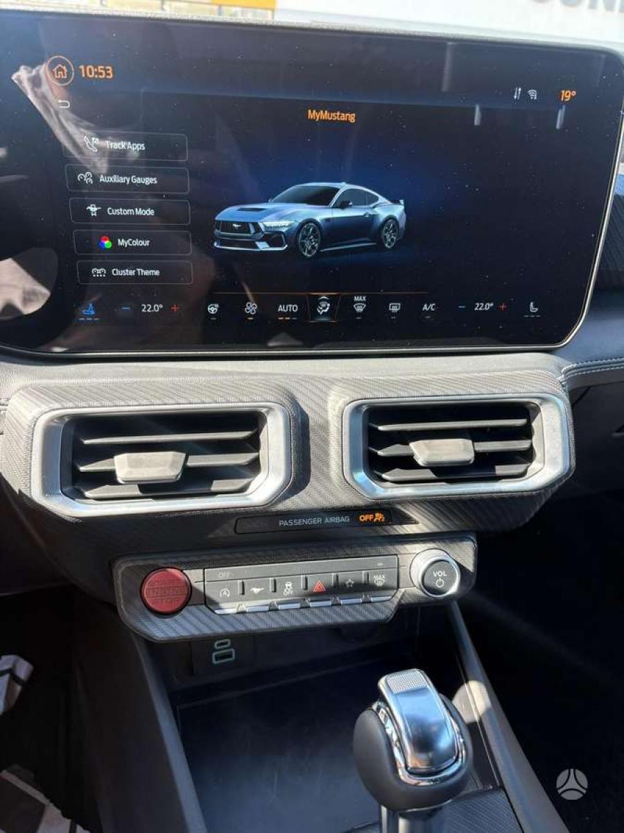 Grey Ford Mustang 2025 in Siauliai, with an engine capacity of 2.30 L and mileage of 1 thousand km for 32186 €, photo 9 on AUTOMOTO.COM.LV