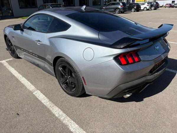 Pelēks Ford Mustang 2025 Šauļi, ar dzinēja tilpumu 2.30 L un nobraukumu 1 tūkst. km par 32186 €, foto 3 vietnē AUTOMOTO.COM.LV