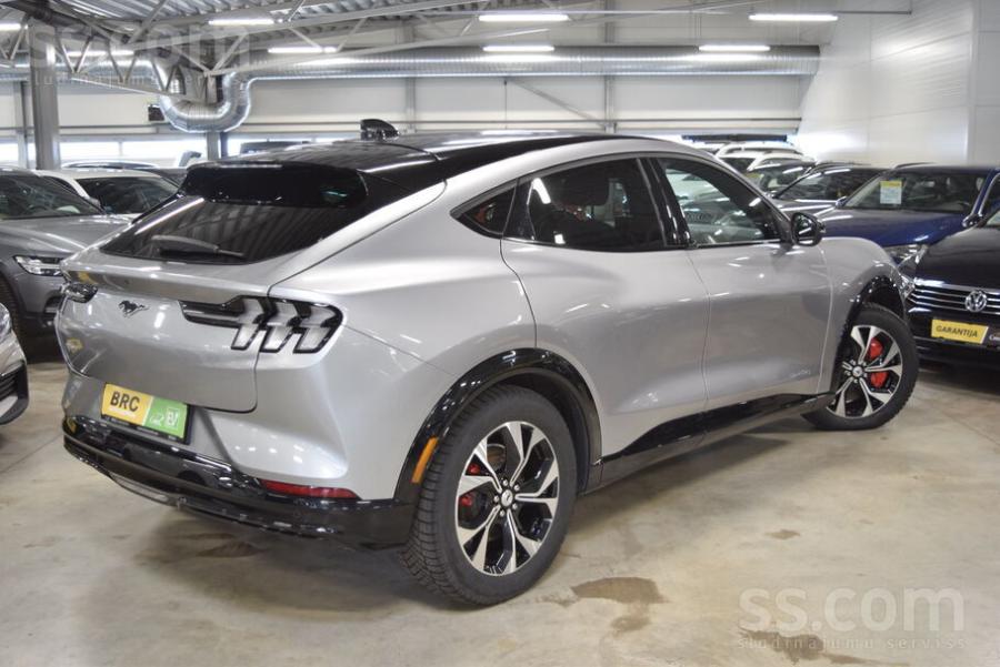 Grey Ford Mustang 2021 in Riga, with an engine capacity of 0.00 L and mileage of 48 thousand km for 12000 €, photo 2 on AUTOMOTO.COM.LV