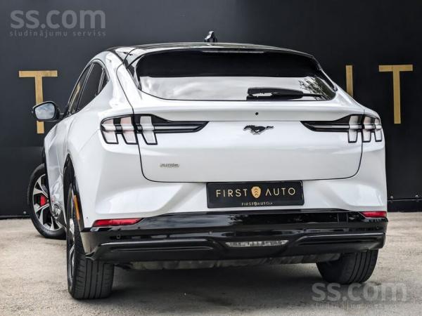 Pelēks Ford Mustang 2021 Tukums, ar dzinēja tilpumu 0.00 L un nobraukumu 77 tūkst. km par 29990 €, foto 3 vietnē AUTOMOTO.COM.LV