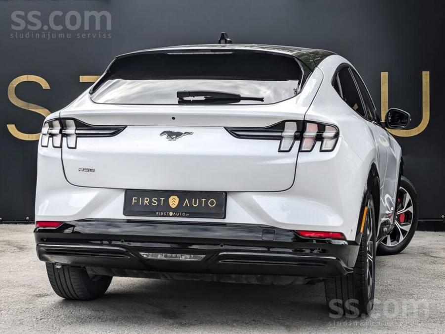 Grey Ford Mustang 2021 in Tukums, with an engine capacity of 0.00 L and mileage of 77 thousand km for 27700 €, photo 5 on AUTOMOTO.COM.LV
