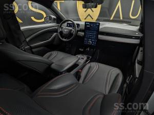Grey Ford Mustang 2021 in Tukums, with an engine capacity of 0.00 L and mileage of 77 thousand km for 27700 €, photo 6 on AUTOMOTO.COM.LV