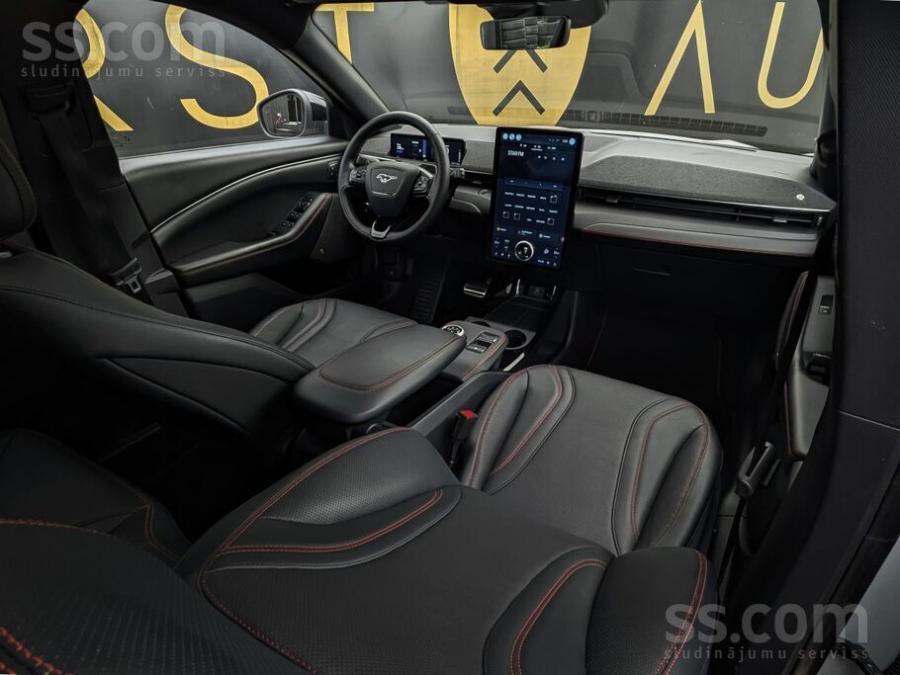 Grey Ford Mustang 2021 in Tukums, with an engine capacity of 0.00 L and mileage of 77 thousand km for 27700 €, photo 6 on AUTOMOTO.COM.LV