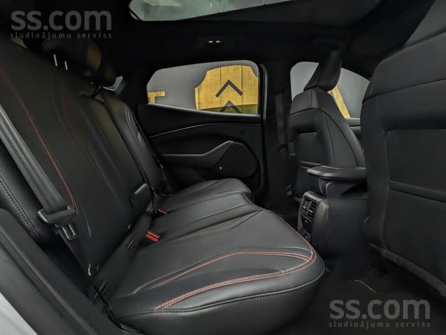Grey Ford Mustang 2021 in Tukums, with an engine capacity of 0.00 L and mileage of 77 thousand km for 27700 €, photo 9 on AUTOMOTO.COM.LV