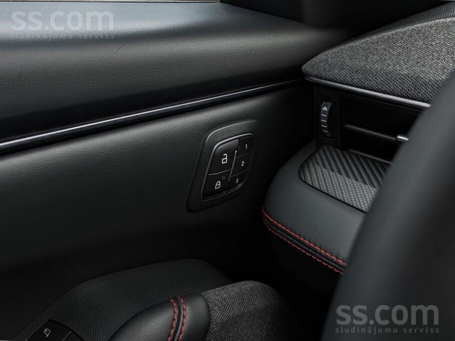 Grey Ford Mustang 2021 in Tukums, with an engine capacity of 0.00 L and mileage of 77 thousand km for 27700 €, photo 13 on AUTOMOTO.COM.LV