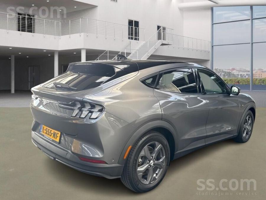 Pelēks Ford Mustang 2021 Limbaži, ar dzinēja tilpumu 5.00 L un nobraukumu 142 tūkst. km par 25945 €, foto 4 vietnē AUTOMOTO.COM.LV