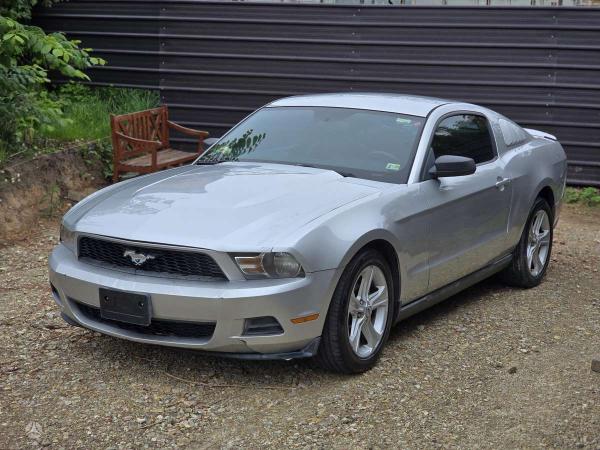 Grey Ford Mustang 2010 in Siauliai, with an engine capacity of 4.00 L and mileage of 153 thousand km for 5750 €, photo 1 on AUTOMOTO.COM.LV