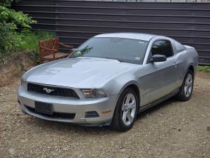 Grey Ford Mustang 2010 in Siauliai, with an engine capacity of 4.00 L and mileage of 153 thousand km for 5750 €, photo  on AUTOMOTO.COM.LV