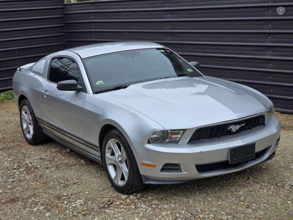Grey Ford Mustang 2010 in Siauliai, with an engine capacity of 4.00 L and mileage of 153 thousand km for 5750 €, photo 2 on AUTOMOTO.COM.LV