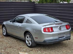 Grey Ford Mustang 2010 in Siauliai, with an engine capacity of 4.00 L and mileage of 153 thousand km for 5750 €, photo 4 on AUTOMOTO.COM.LV