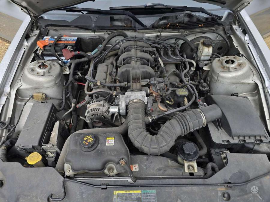 Grey Ford Mustang 2010 in Siauliai, with an engine capacity of 4.00 L and mileage of 153 thousand km for 5750 €, photo 13 on AUTOMOTO.COM.LV