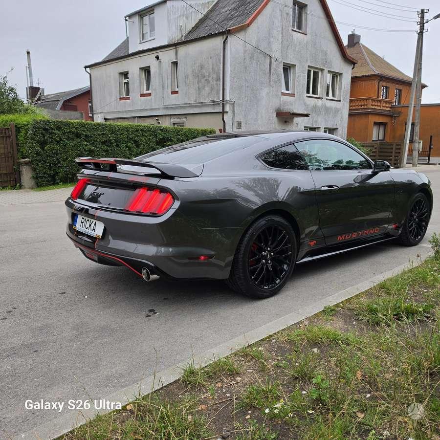 Grey Ford Mustang 2017 in Klaipeda, with an engine capacity of 4.95 L and mileage of 90 thousand km for 24200 €, photo 8 on AUTOMOTO.COM.LV