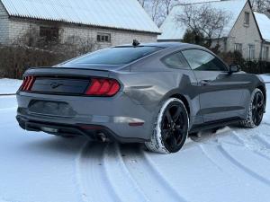 Grey Ford Mustang 2021 in Ukmerge, with an engine capacity of 2.25 L and mileage of 62 thousand km for 11400 €, photo 7 on AUTOMOTO.COM.LV