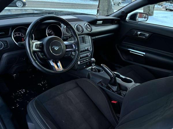 Pelēks Ford Mustang 2021 Ukmergė, ar dzinēja tilpumu 2.25 L un nobraukumu 62 tūkst. km par 11400 €, foto 9 vietnē AUTOMOTO.COM.LV
