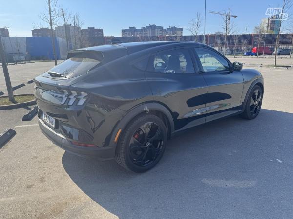 Black Ford Mustang Mach-E 2020 in Klaipeda, with an engine capacity of 0.00 L and mileage of 102 thousand km for 22500 €, photo 5 on AUTOMOTO.COM.LV