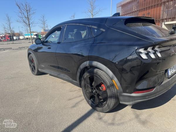 Black Ford Mustang Mach-E 2020 in Klaipeda, with an engine capacity of 0.00 L and mileage of 102 thousand km for 22500 €, photo 7 on AUTOMOTO.COM.LV