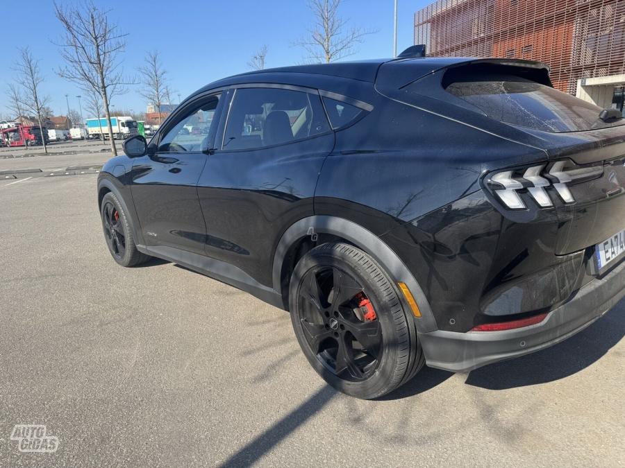 Черный Форд Mustang Mach-E 2020 в Клайпеда, объемом двигателя 0.00 л и пробегом 102 тыс. км за 22500 €, фото 8 на AUTOMOTO.COM.LV