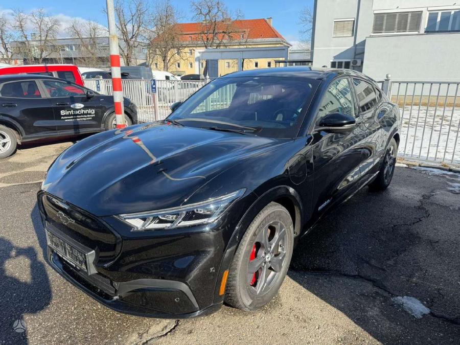 Melns Ford Mustang Mach-E 2021 Kauņa, ar dzinēja tilpumu 0.00 L un nobraukumu 148 tūkst. km par 20500 €, foto 1 vietnē AUTOMOTO.COM.LV