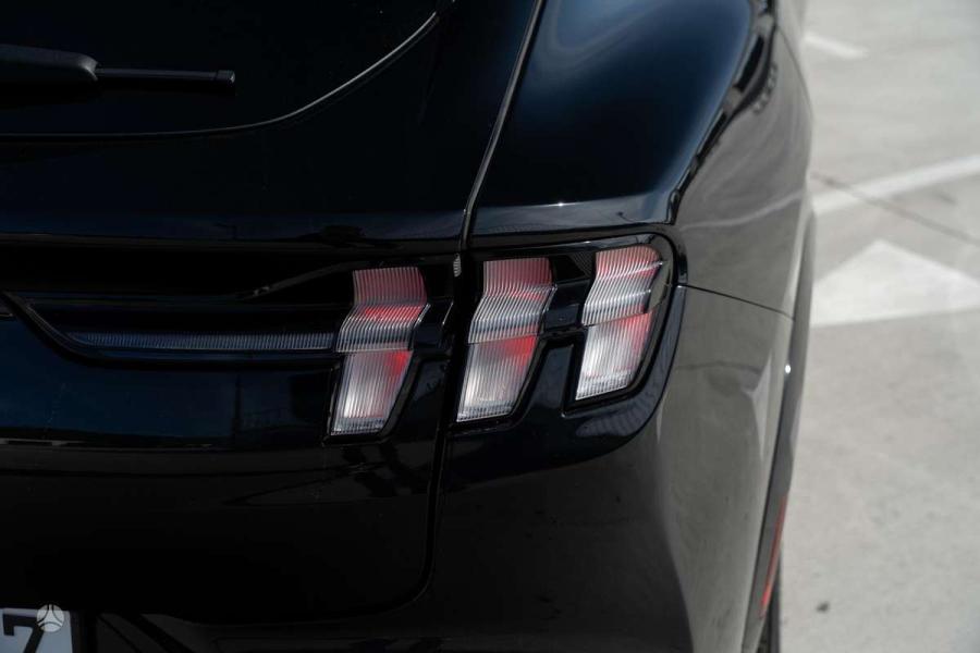 Melns Ford Mustang Mach-E 2021 Viļņa, ar dzinēja tilpumu 0.00 L un nobraukumu 22 tūkst. km par 23950 €, foto 5 vietnē AUTOMOTO.COM.LV