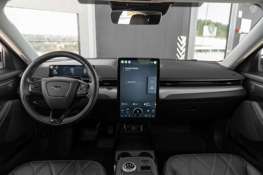 Melns Ford Mustang Mach-E 2021 Viļņa, ar dzinēja tilpumu 0.00 L un nobraukumu 22 tūkst. km par 23950 €, foto 14 vietnē AUTOMOTO.COM.LV