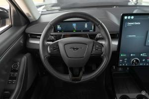 Melns Ford Mustang Mach-E 2021 Viļņa, ar dzinēja tilpumu 0.00 L un nobraukumu 22 tūkst. km par 23950 €, foto 18 vietnē AUTOMOTO.COM.LV