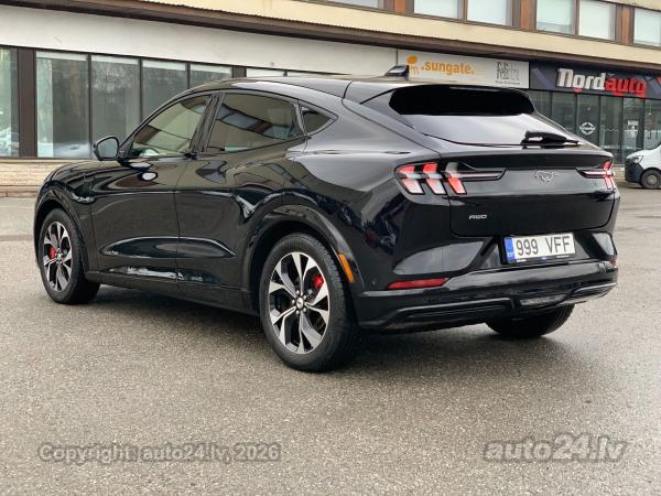 Melns Ford Mustang Mach-E 2022 Tallina, ar dzinēja tilpumu 0.00 L un nobraukumu 75 tūkst. km par 28500 €, foto 4 vietnē AUTOMOTO.COM.LV