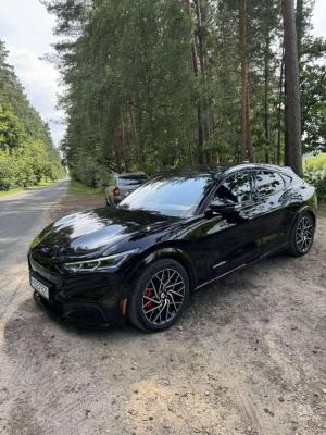 Melns Ford Mustang Mach-E 2023 Kauņa, ar dzinēja tilpumu 0.00 L un nobraukumu 13 tūkst. km par 32900 €, foto 5 vietnē AUTOMOTO.COM.LV