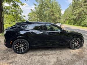 Melns Ford Mustang Mach-E 2023 Kauņa, ar dzinēja tilpumu 0.00 L un nobraukumu 13 tūkst. km par 32900 €, foto 8 vietnē AUTOMOTO.COM.LV