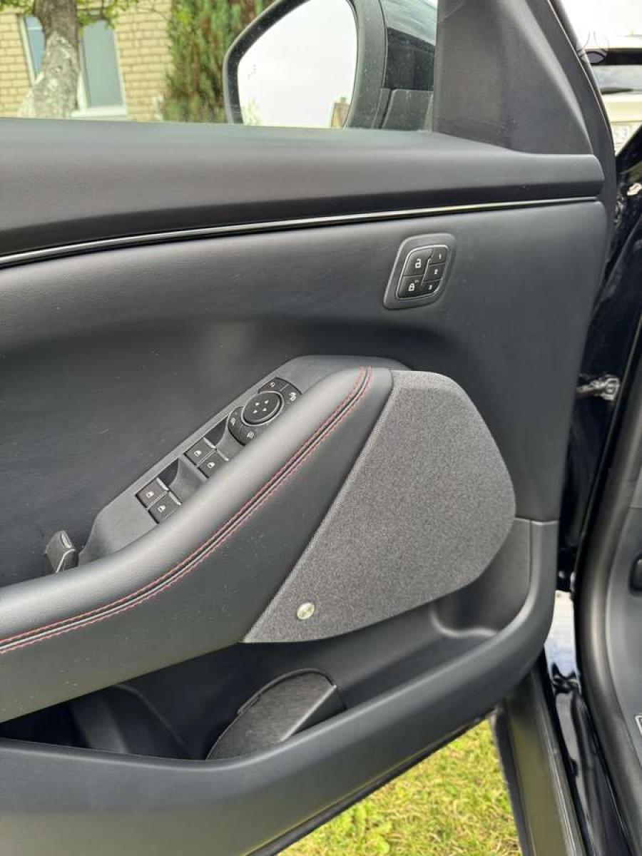 Melns Ford Mustang Mach-E 2023 Kauņa, ar dzinēja tilpumu 0.00 L un nobraukumu 13 tūkst. km par 32900 €, foto 22 vietnē AUTOMOTO.COM.LV