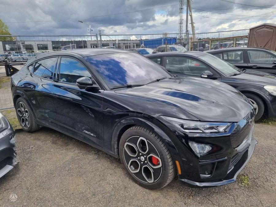 Black Ford Mustang Mach-E 2023 in Kaunas, with an engine capacity of 0.00 L and mileage of 75 thousand km for 36905 €, photo 3 on AUTOMOTO.COM.LV