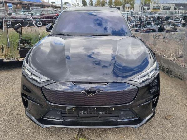 Black Ford Mustang Mach-E 2023 in Kaunas, with an engine capacity of 0.00 L and mileage of 75 thousand km for 36905 €, photo 4 on AUTOMOTO.COM.LV