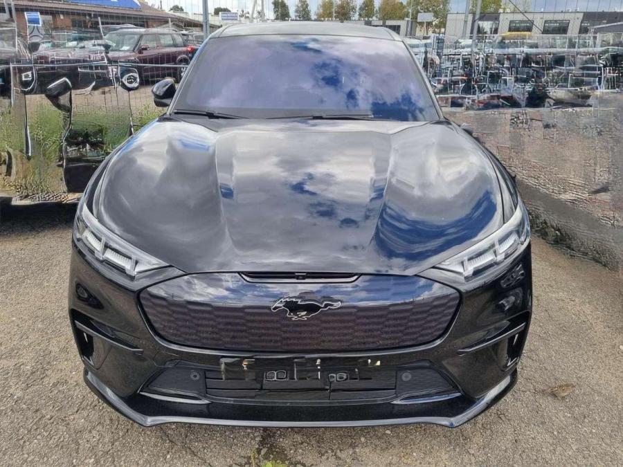 Black Ford Mustang Mach-E 2023 in Kaunas, with an engine capacity of 0.00 L and mileage of 75 thousand km for 36905 €, photo 4 on AUTOMOTO.COM.LV