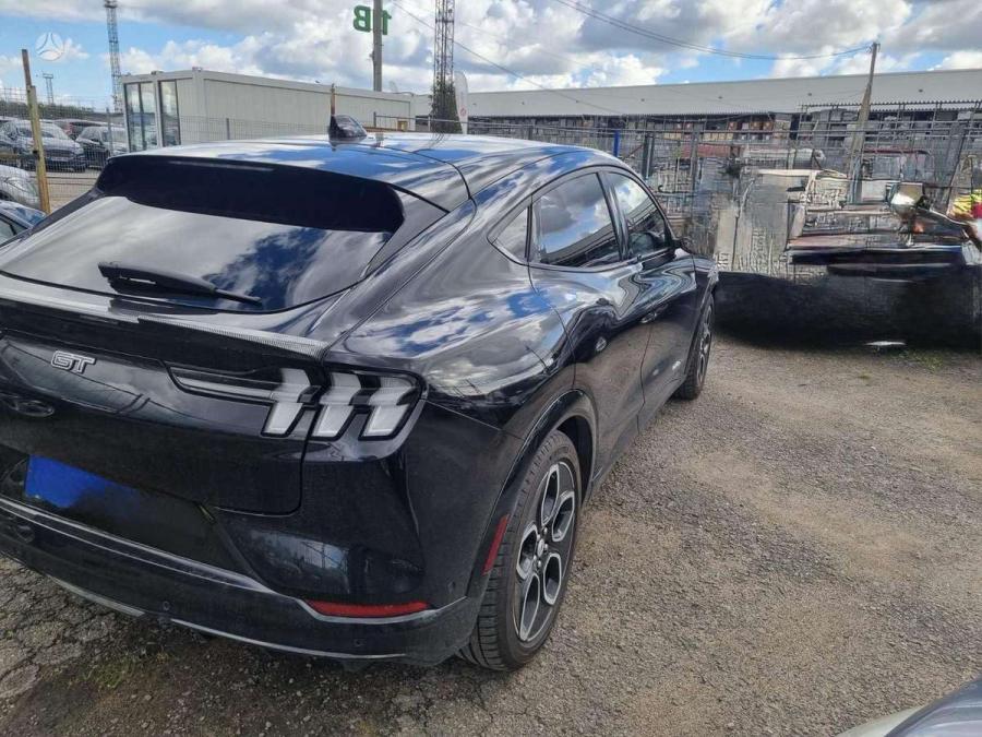 Black Ford Mustang Mach-E 2023 in Kaunas, with an engine capacity of 0.00 L and mileage of 75 thousand km for 36905 €, photo 7 on AUTOMOTO.COM.LV