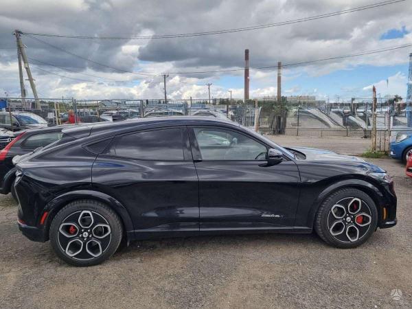 Black Ford Mustang Mach-E 2023 in Kaunas, with an engine capacity of 0.00 L and mileage of 75 thousand km for 36905 €, photo 8 on AUTOMOTO.COM.LV