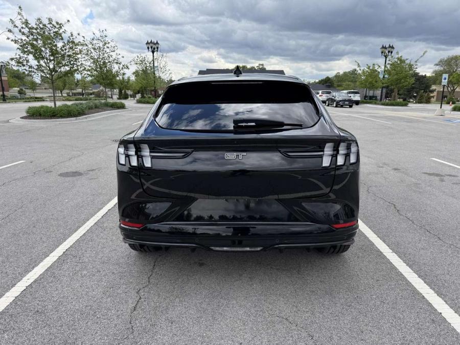 Black Ford Mustang Mach-E 2023 in Kaunas, with an engine capacity of 0.00 L and mileage of 75 thousand km for 36905 €, photo 34 on AUTOMOTO.COM.LV