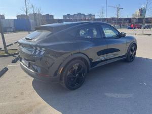 Melns Ford Mustang Mach-E 2021 Klaipėda, ar dzinēja tilpumu 0.00 L un nobraukumu 101 tūkst. km par 22500 €, foto 6 vietnē AUTOMOTO.COM.LV