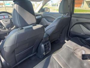 Melns Ford Mustang Mach-E 2021 Klaipėda, ar dzinēja tilpumu 0.00 L un nobraukumu 101 tūkst. km par 22500 €, foto 10 vietnē AUTOMOTO.COM.LV