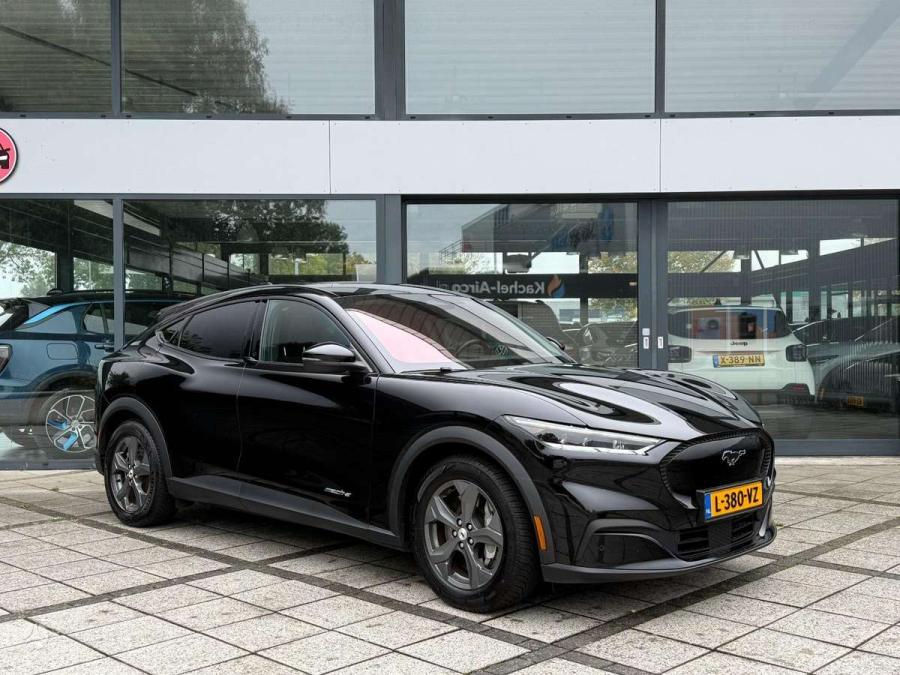 Черный Форд Mustang Mach-E 2021 в Укмерге, объемом двигателя 0.00 л и пробегом 226 тыс. км за 21000 €, фото 3 на AUTOMOTO.COM.LV