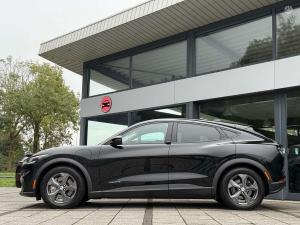 Черный Форд Mustang Mach-E 2021 в Укмерге, объемом двигателя 0.00 л и пробегом 226 тыс. км за 21000 €, фото 4 на AUTOMOTO.COM.LV