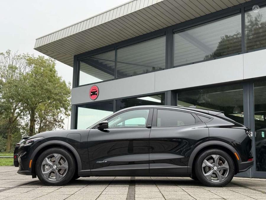Черный Форд Mustang Mach-E 2021 в Укмерге, объемом двигателя 0.00 л и пробегом 226 тыс. км за 21000 €, фото 4 на AUTOMOTO.COM.LV