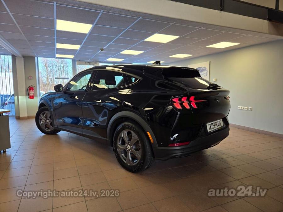 Black Ford Mustang Mach-E 2022 in Tartu, with an engine capacity of 0.00 L and mileage of 94 thousand km for 29990 €, photo 3 on AUTOMOTO.COM.LV